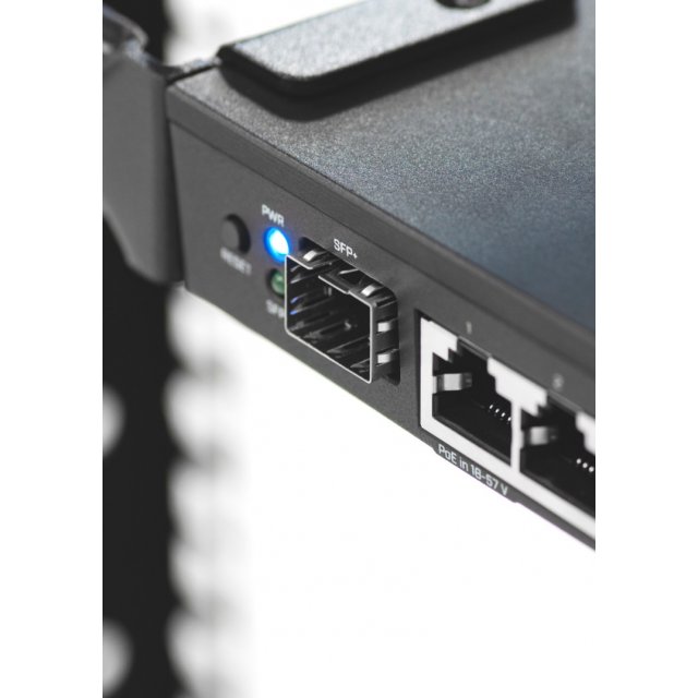 Mikrotik RB4011iGS+RM